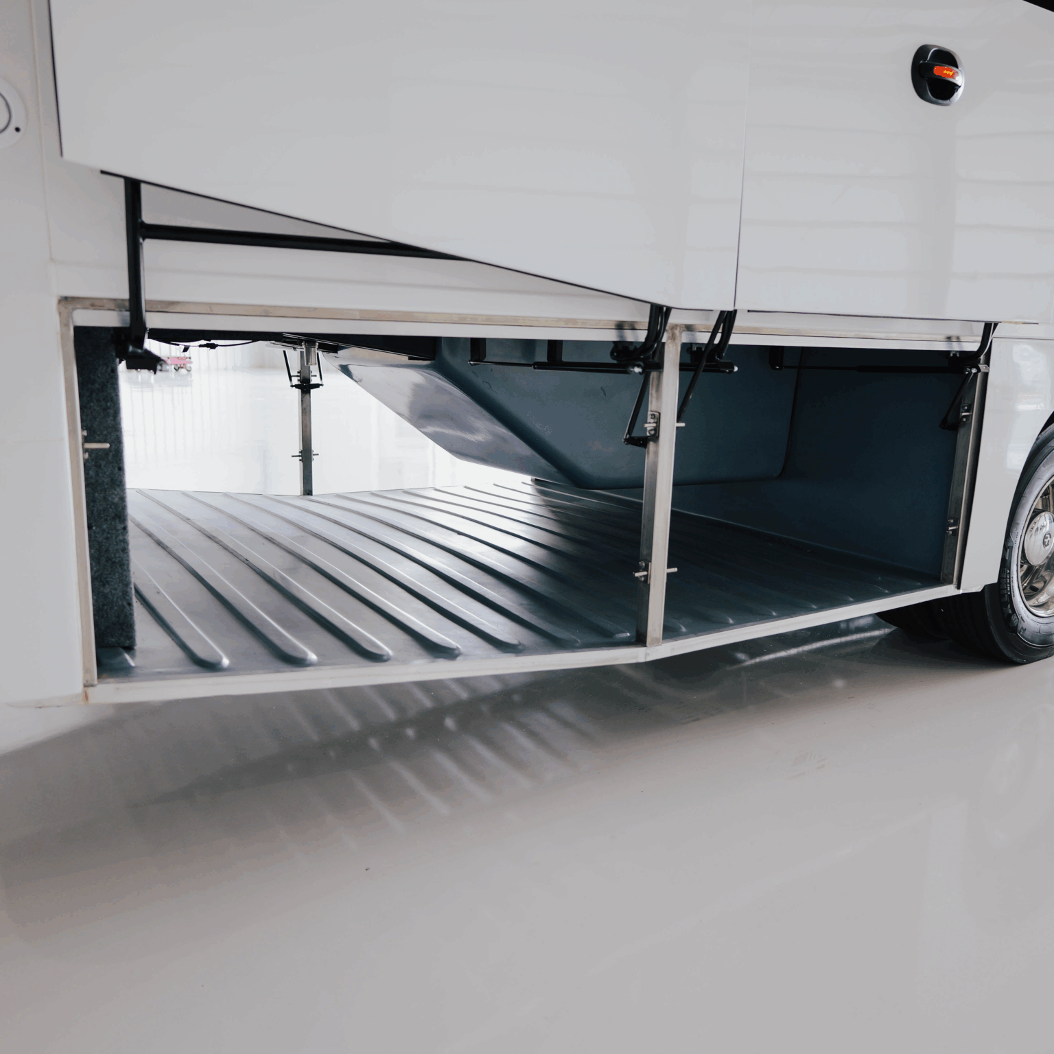 Home - Ultra Coachliner™